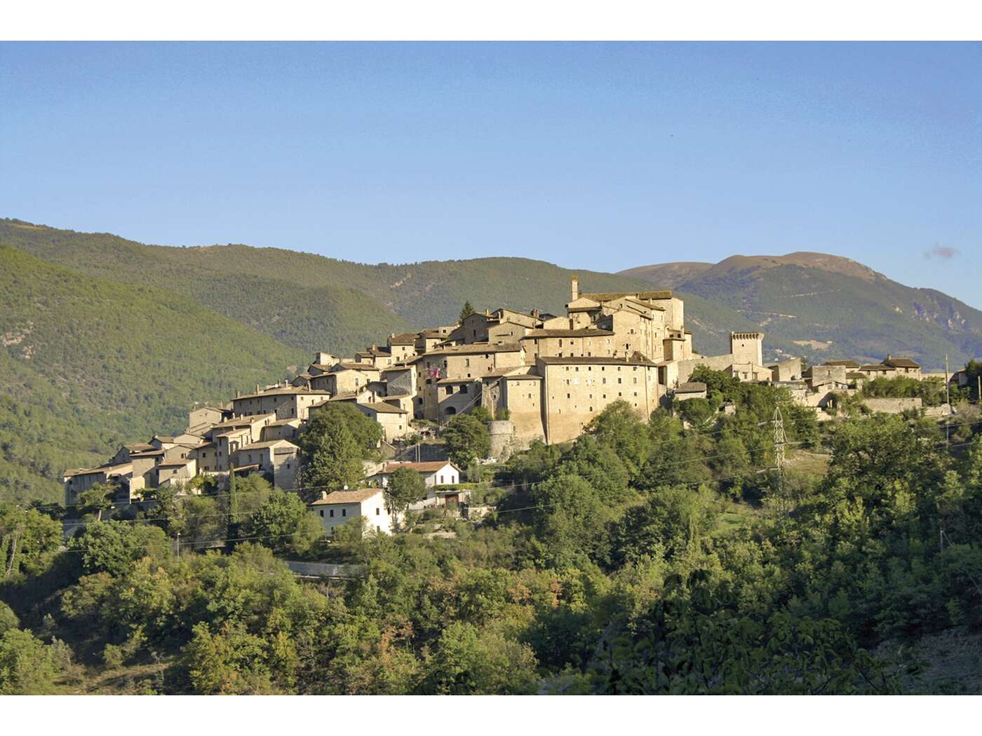 Umbria walking guidebook - 40 day walks | Cicerone Press