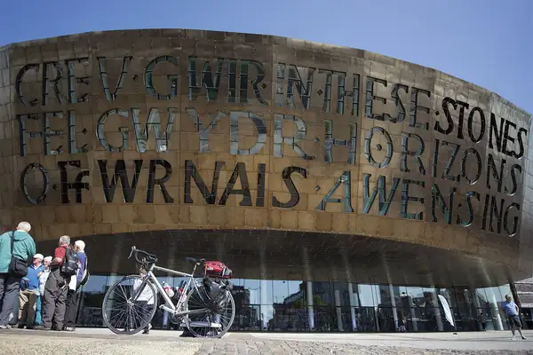 Cycling Lon Las Cymru guidebook - cycle Cardiff to… | Cicerone Press